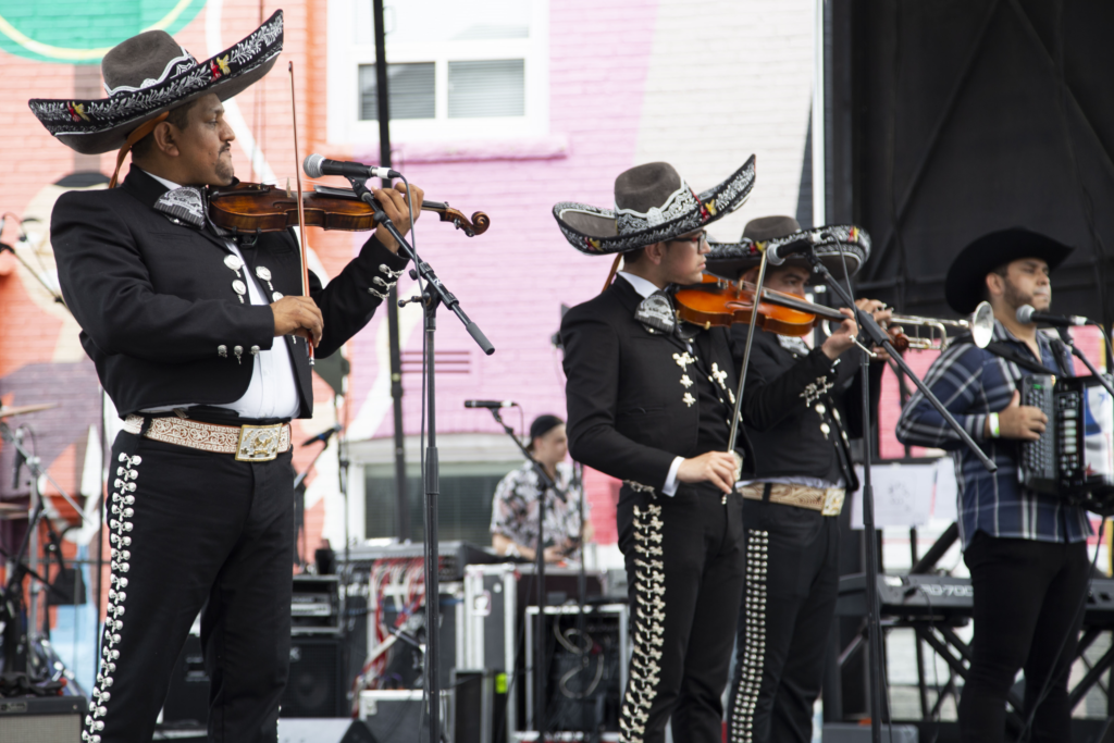 Mariachi Los Gallos - Salsa in Toronto